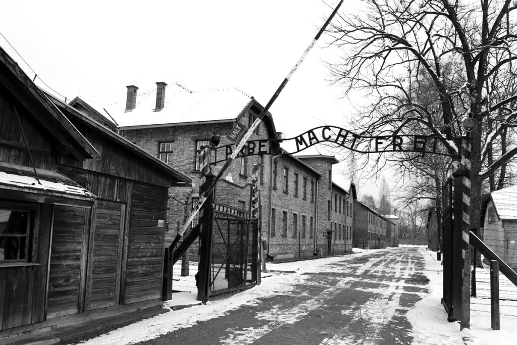 Auschwitz Geschichte & Chronologie – Stammlager, Birkenau und Monowitz